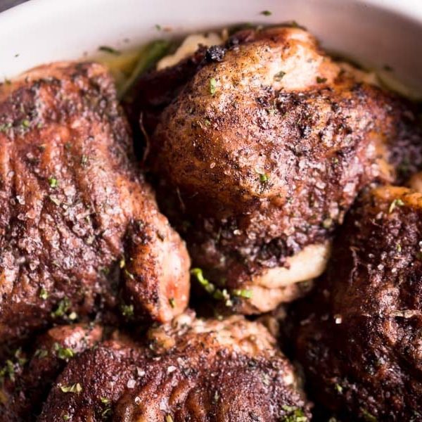 Cogote de gallina o pollo relleno (helzele)